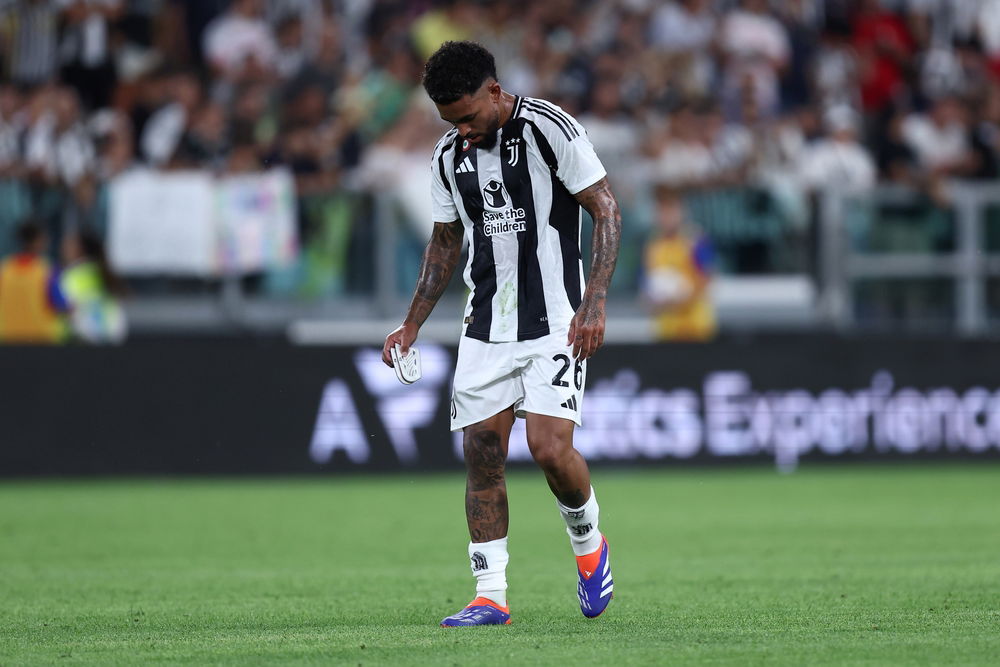 "I'd kick his backside" - Talking heads attack Douglas Luiz, as Everton ...