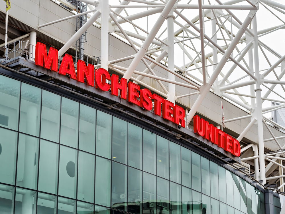 Manchester United initiate contact with club and player's camp - First ...