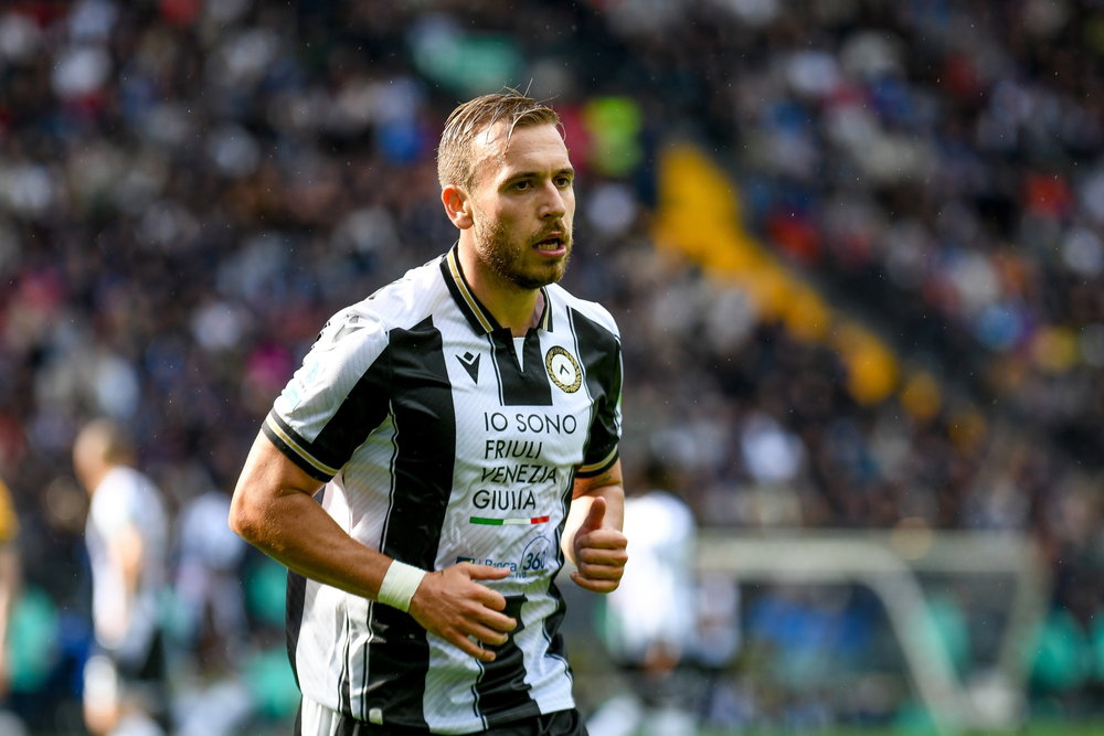 Watford have started talks to sign midfielder - €9m price tag within ...
