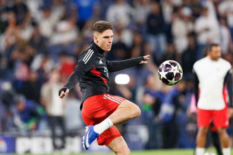 Benfica midfielder Sudakov at Tottenham with agent - Spurs may have ...